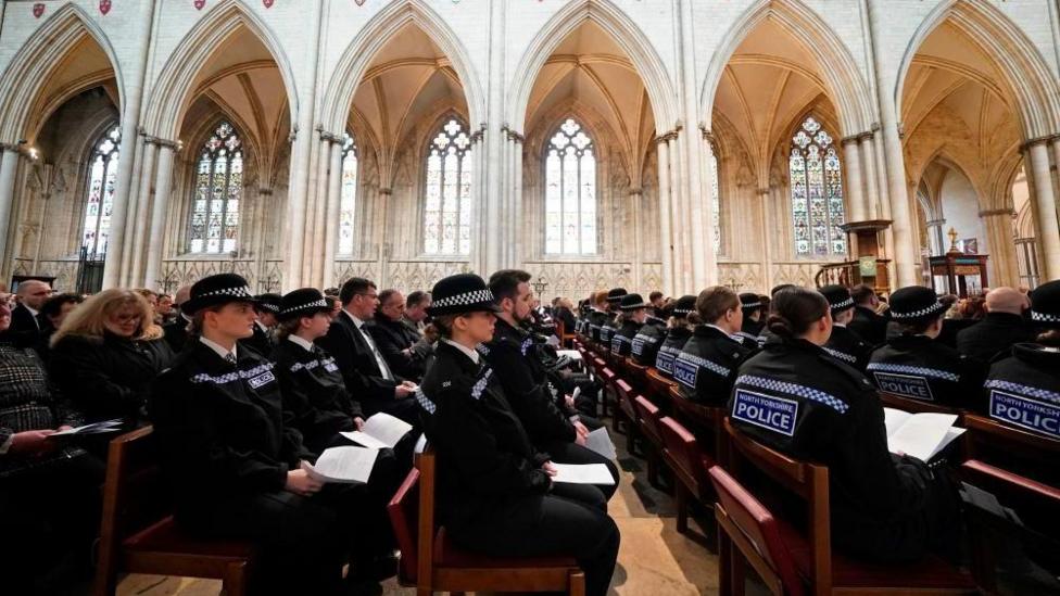 Funeral held for off-duty PC Rosie Prior killed in crash - BBC News