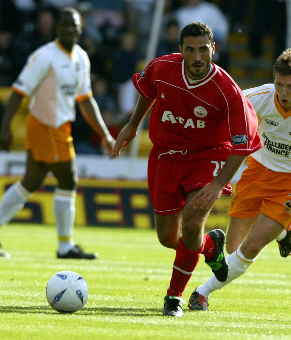 Former Aberdeen midfielder Billio dies aged 48 - BBC Sport