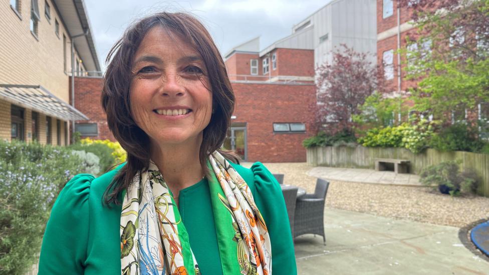 Charity to create Middlesbrough spinal injury centre garden - BBC News