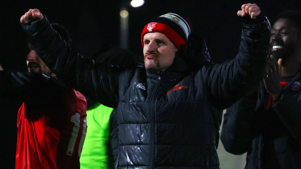 Truro City 'magnificent' in 0-0 draw at Dorking Wanderers - BBC Sport