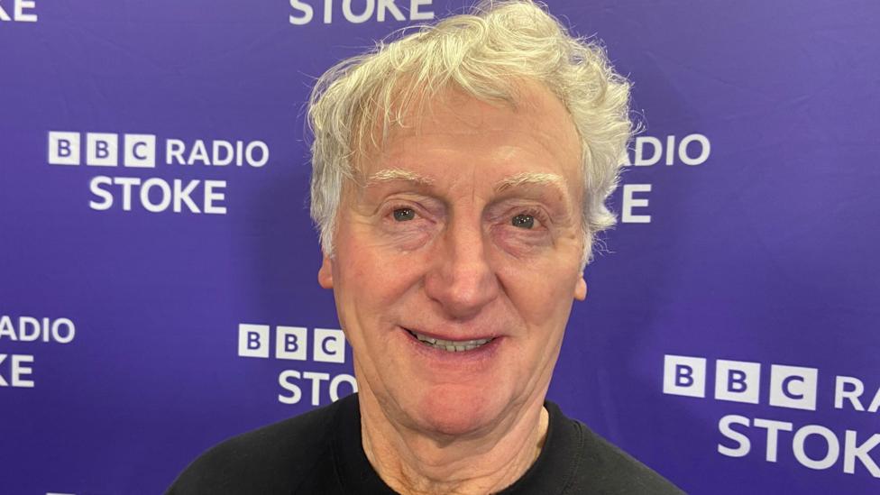 Tributes to Stoke-on-Trent music promoter Mike Lloyd - BBC News