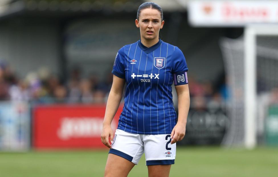 Ipswich Town Women's footballers on brink of Championship - BBC News