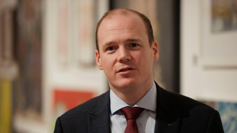 Housing: NIHE could buy up to 600 homes for temporary housing - BBC News