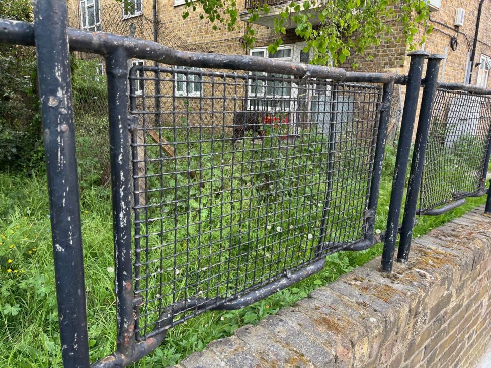 Eighty years after VE Day London's WW2 scars are everywhere - BBC News