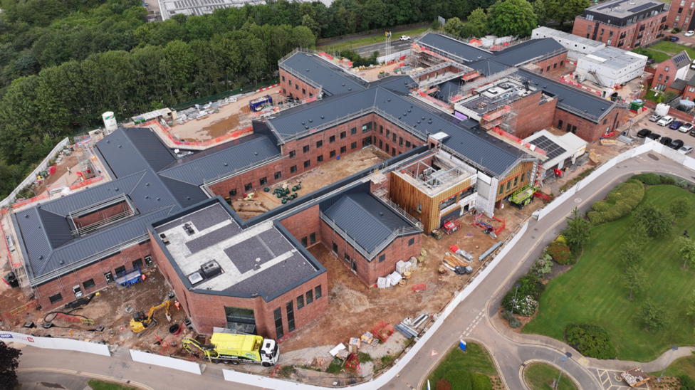 First of Derbyshire's six new mental health facilities to open - BBC News