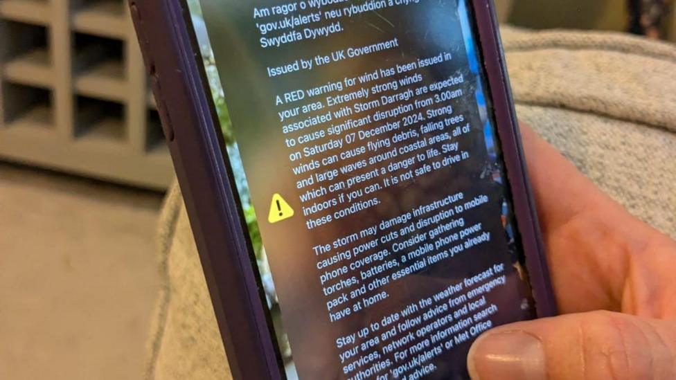 Storm Darragh: Emergency alert system used for red weather warning ...