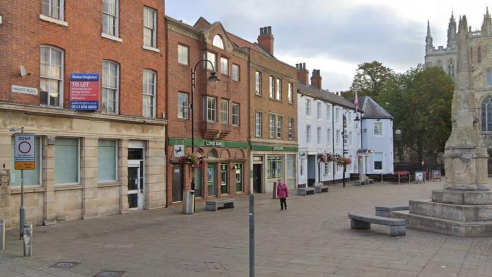 Man knocked unconscious in Selby taxi rank attack - BBC News