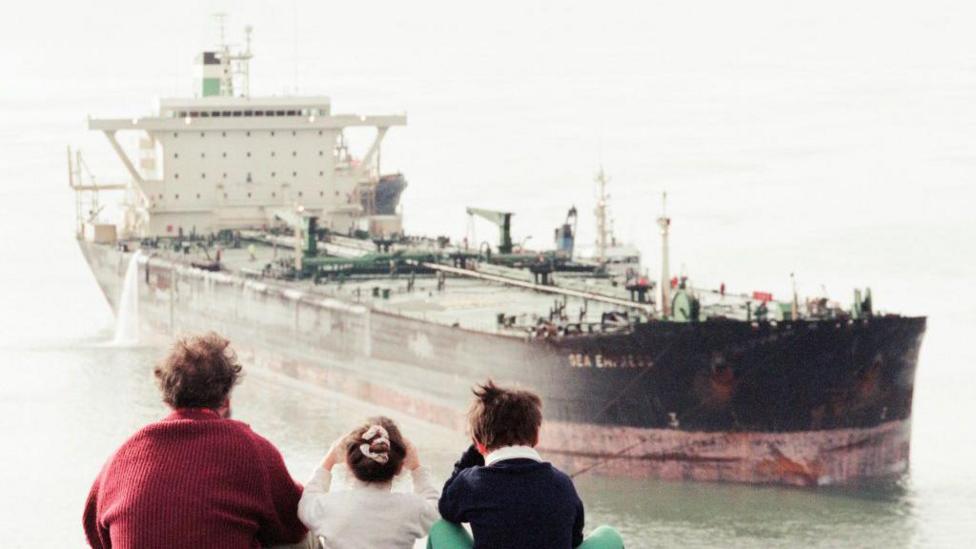 Red eyes and black beaches: How the Sea Empress disaster left its mark ...