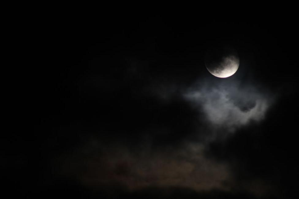 Your pictures on the theme of 'moonlight' - BBC News