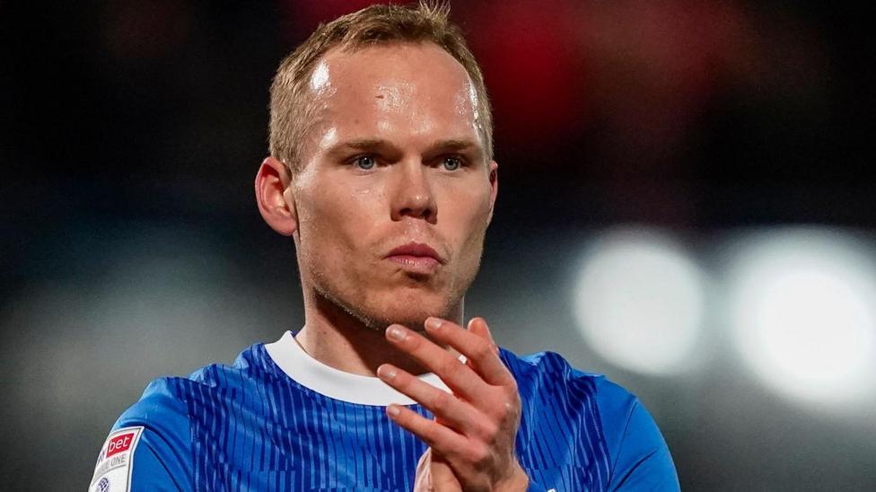 Anthony Scully: Shrewsbury Town sign former Portsmouth winger - BBC Sport