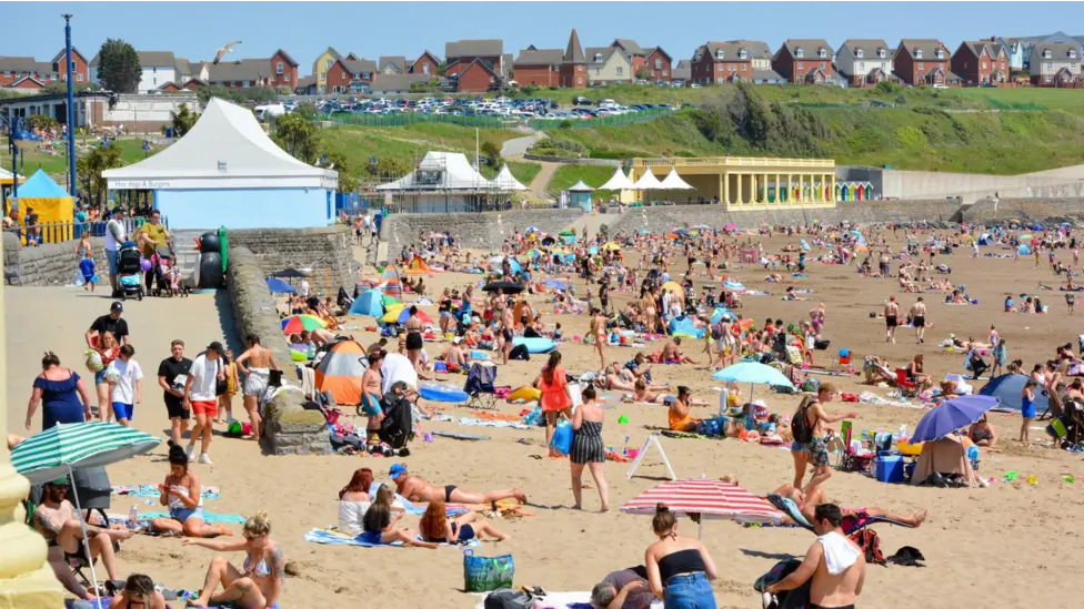 Barry Island bank holiday stabbing sees boy, 17, need leg amputation ...