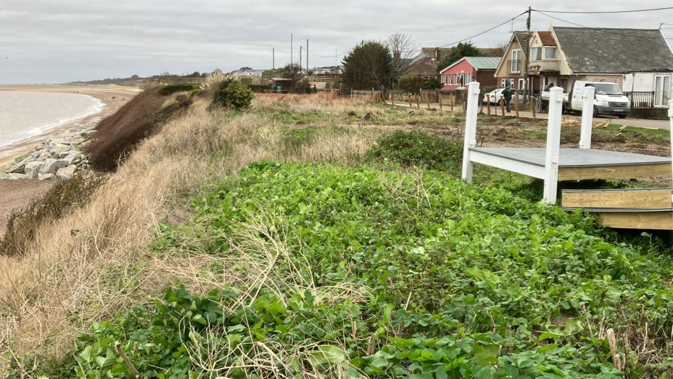 Council to spend £1.2m on Overstrand's 'degraded' sea wall - BBC News