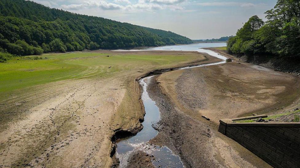 Water savings call as dry August hits reservoir levels - BBC News