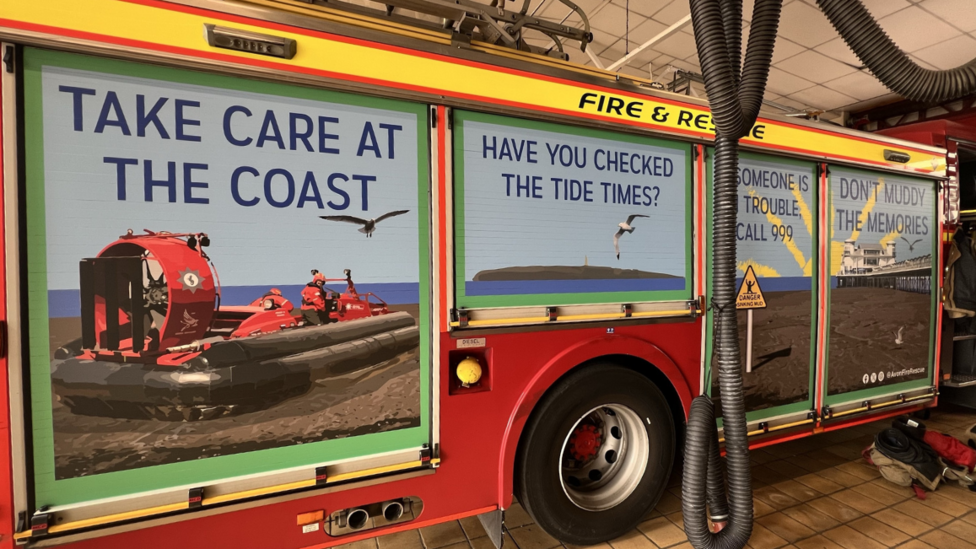 Weston-Super-Mare fire engine design focuses on coastal safety - BBC News
