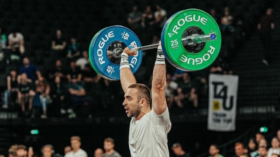 CrossFit Games: Lazar Dukic dies competing in swim in Texas - BBC News