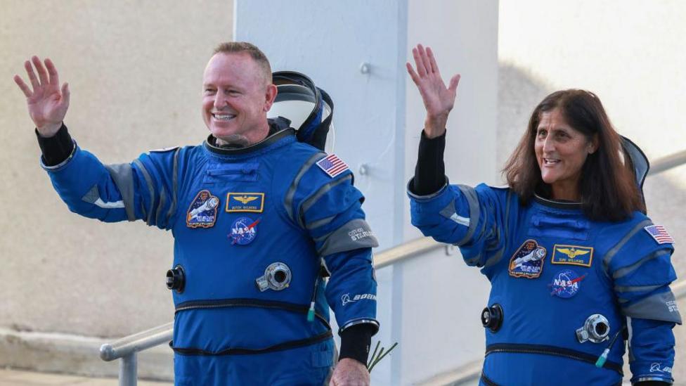 SpaceX capsule docks at ISS to collect stranded astronauts - BBC News