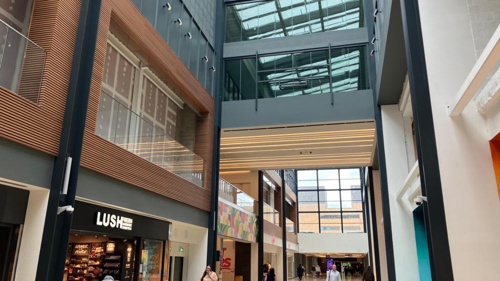 Odeon cinema in Peterborough will create 40 jobs, firm says - BBC News