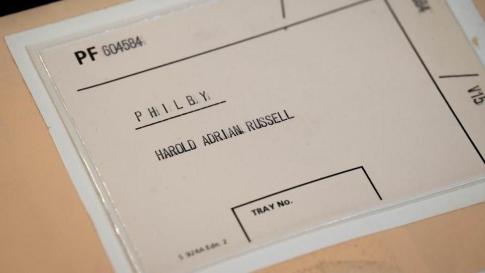 MI5's tips for spies and confessions revealed in new exhibition - BBC News