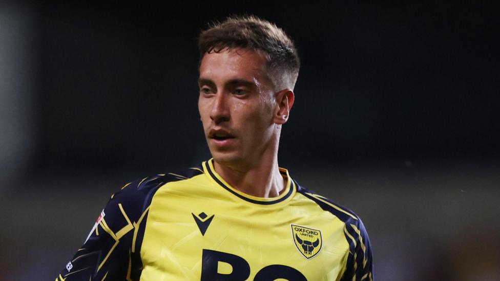 Linfield: Irish Premiership leaders sign Spanish midfielder Alex ...