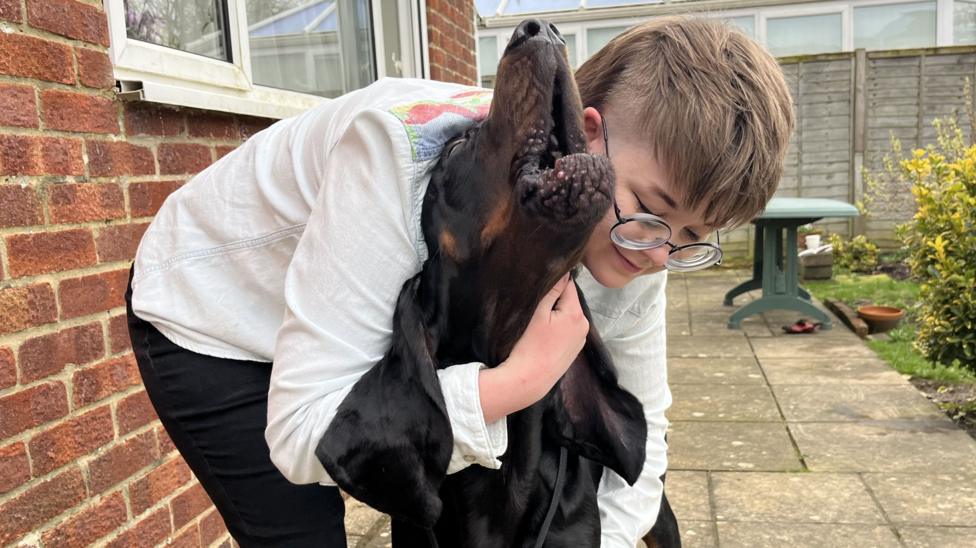 Autism no barrier for Crufts debutant - BBC News