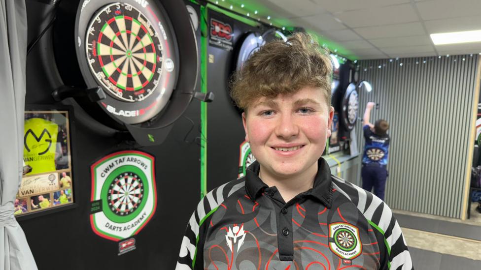 Luke Littler darts effect drives surge in junior league players - BBC News