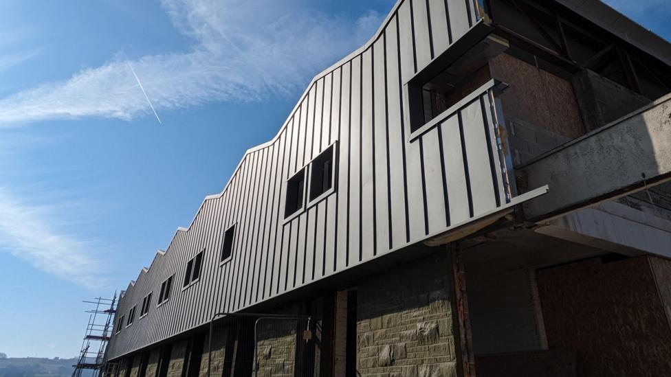 Colne market: Ideas sought for creative hub plan - BBC News