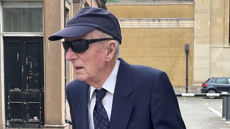 Man, 91, admits killing woman with careless driving - BBC News