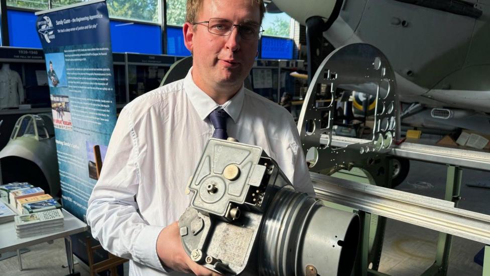 Manston Spitfire fuselage display marks efforts of Kent pilots - BBC News