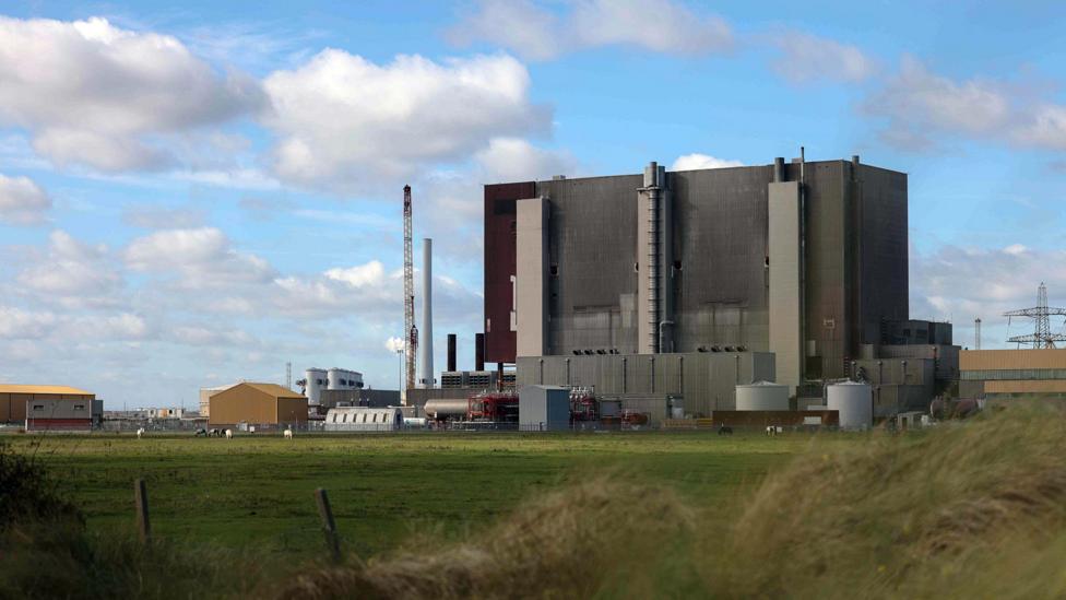Lifespan of four nuclear power stations extended - BBC News