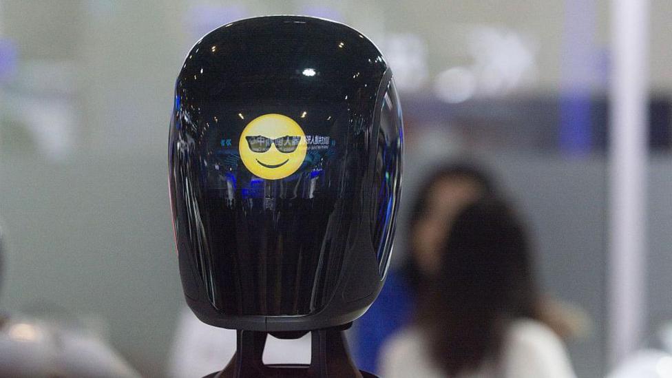 Robot learns how to lip sync using AI and YouTube - BBC Newsround