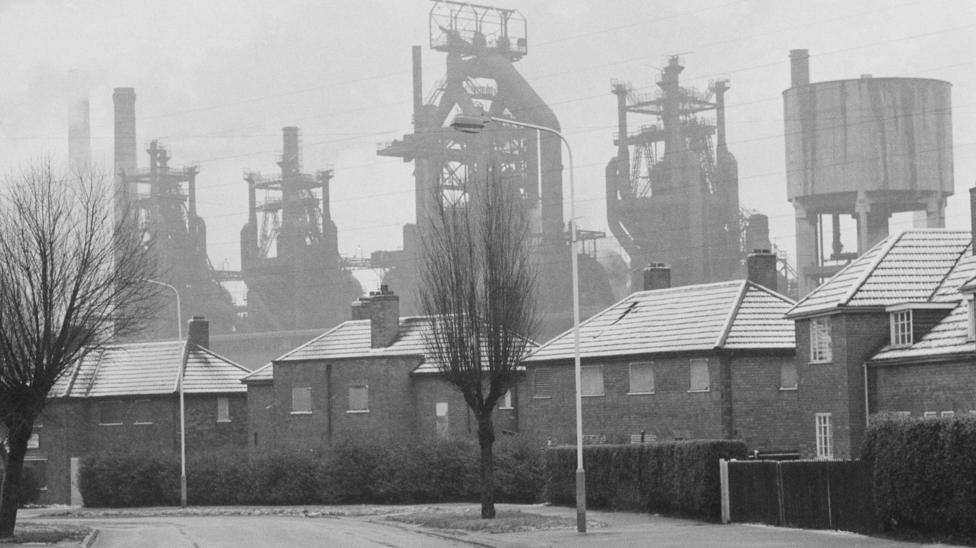 In pictures: Corby celebrates 75 years as a 'new town' - BBC News