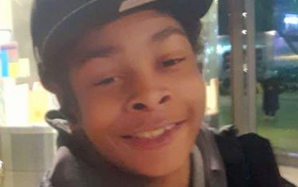 Woolwich stabbing: Arrests made after boy, 14, stabbed on bus - BBC News