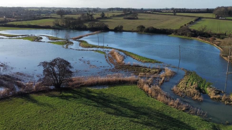 Environment Agency gives £68m for flood protection in the East - BBC News