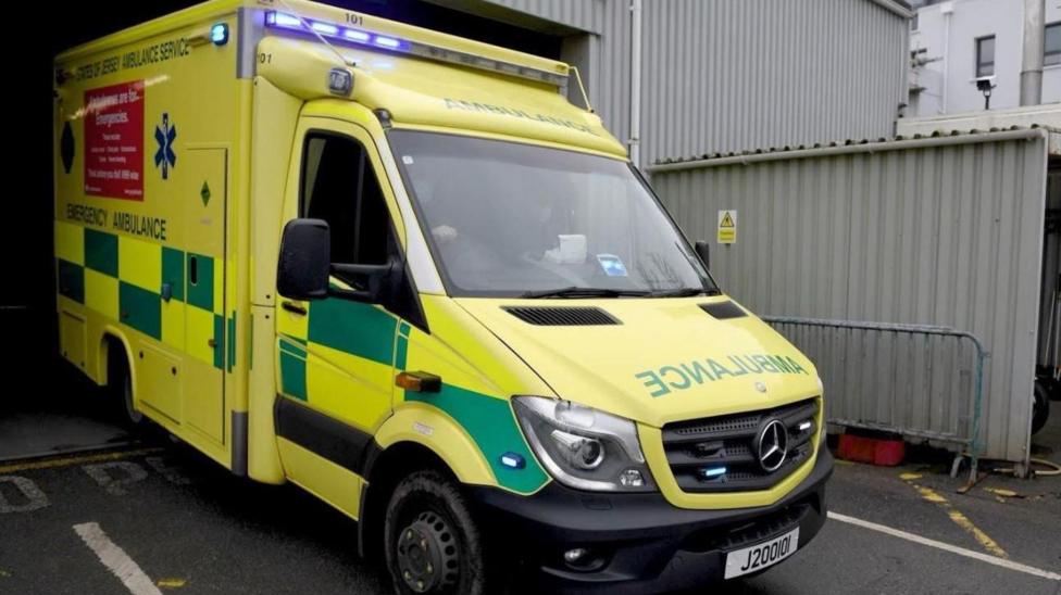 Jersey ambulances forced to go down one-way street - BBC News