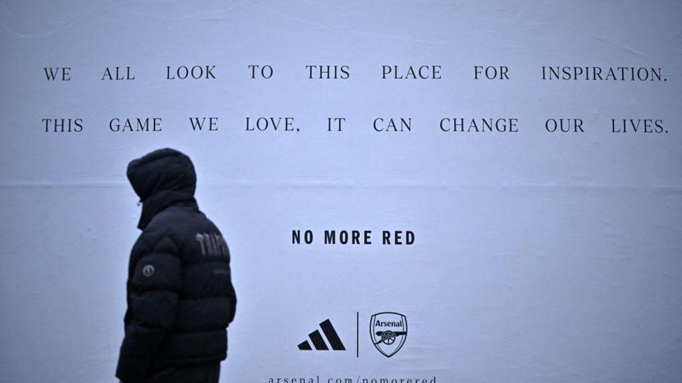Arsenal news: No More Red campaign marks fourth year - BBC Sport