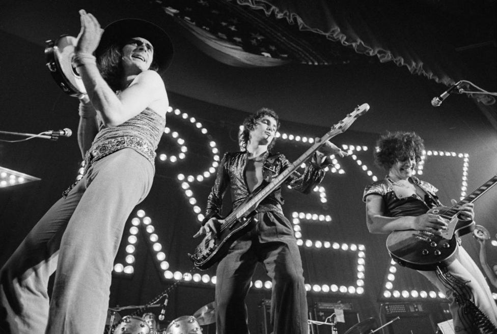 A look back at the Glasgow Apollo: From the Stones to Queen - BBC News
