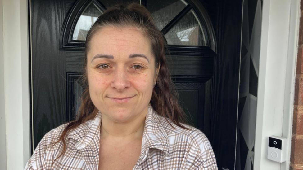 Sandwell Council to give out £1.5m contract to survey its homes - BBC News