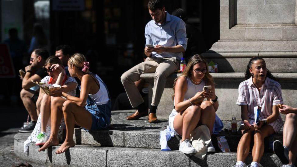 Temperature exceeds 26C on the warmest day of the year so far - BBC Weather