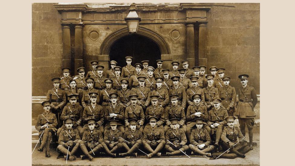 Historian tries to identify WW1 Durham Light Infantry soldiers in photo ...