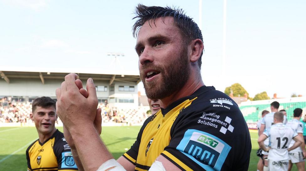 George Nott: Cardiff sign lock from Dragons - BBC Sport