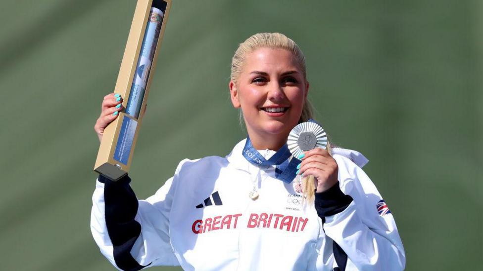 Intense training pays off for Cambridgeshire Olympic medallist - BBC News