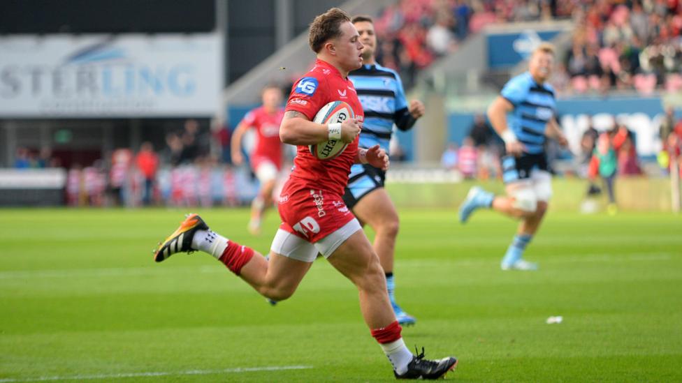 Welsh rugby: Ben Thomas shines in battle of Wales No10 contenders - BBC ...