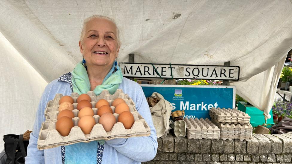 'Time for change' say Totnes voters after 100 years of Tory MPs - BBC News