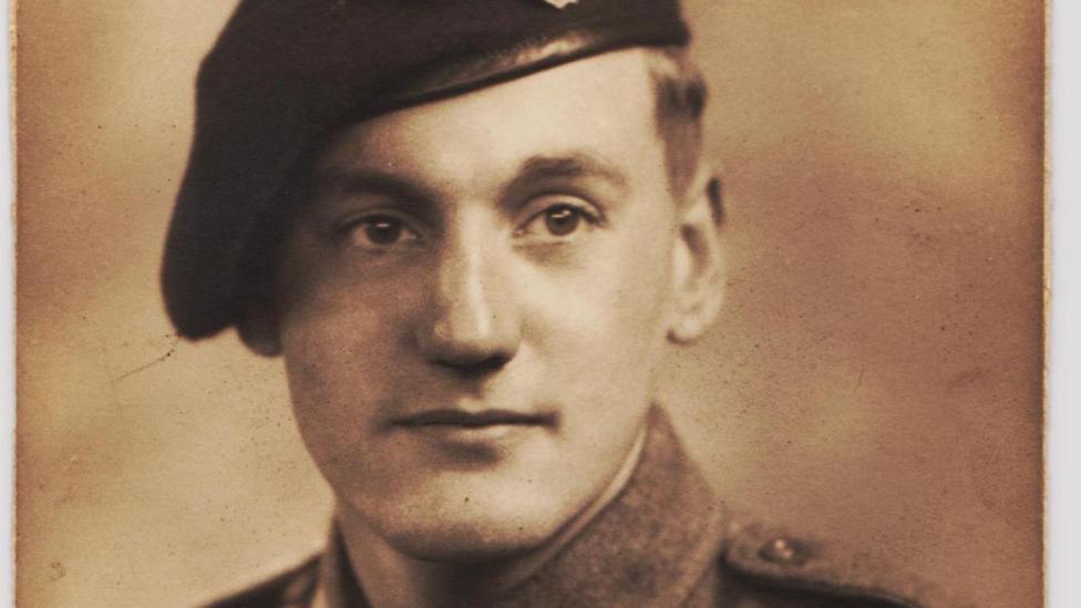 Stoke-on-Trent hero still remembered 80 years on from WW2 battle - BBC News