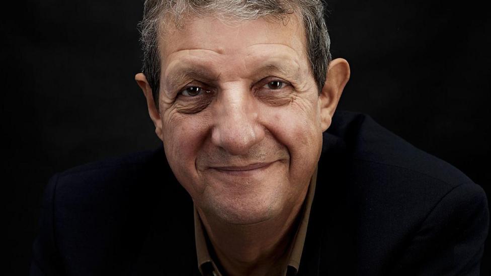 Dame Esther Rantzen pays tribute to BBC star Chris Serle - BBC News