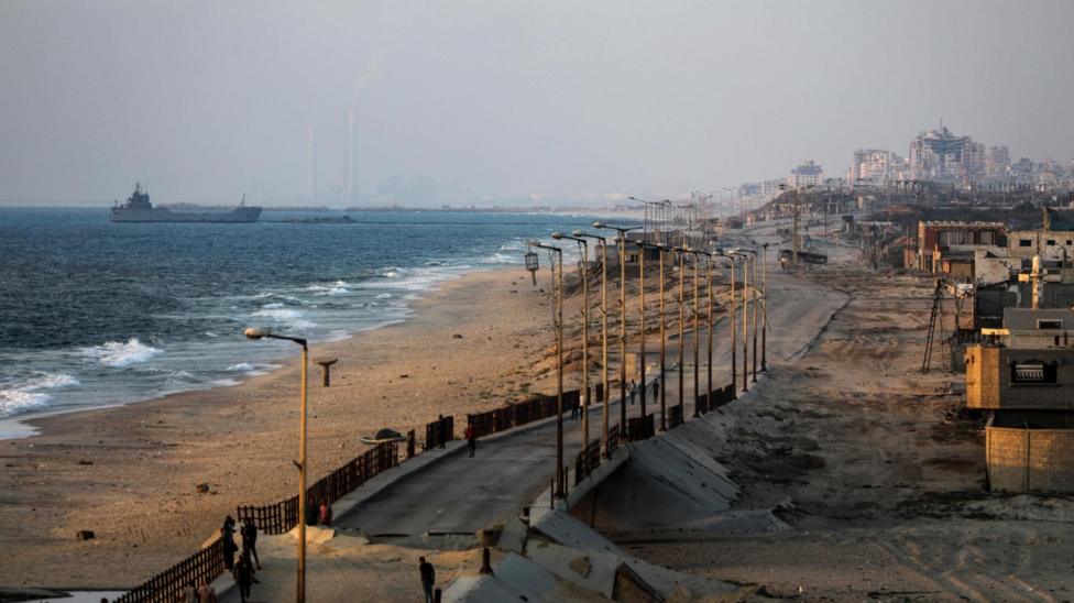 Gaza war: US says floating aid pier to shut down soon - BBC News