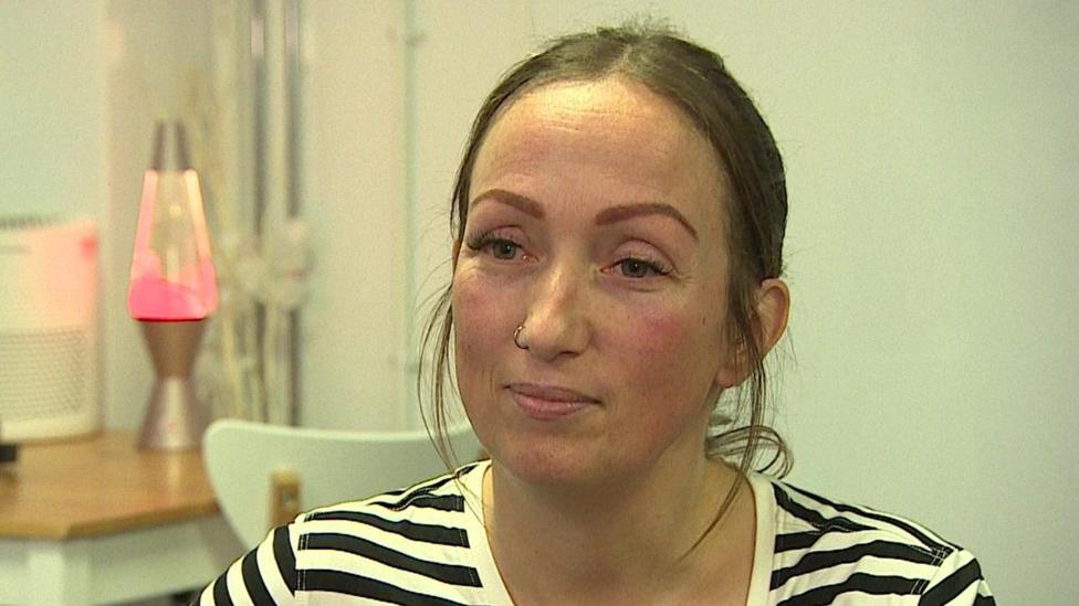 Cornwall charity opening mental health hub for young women - BBC News