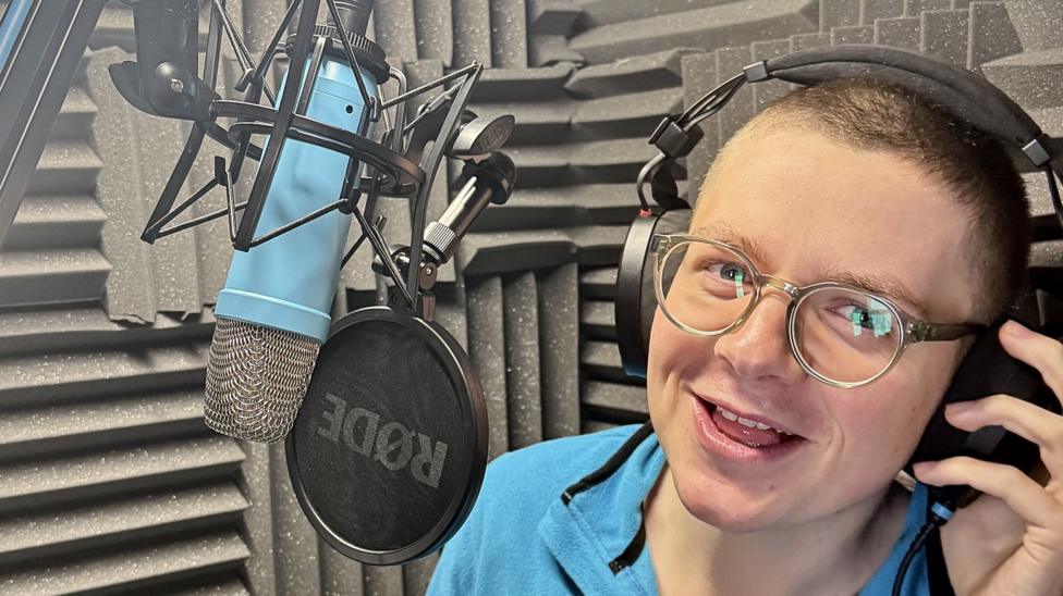 Ipswich voice actor perfected talent watching nature shows - BBC News