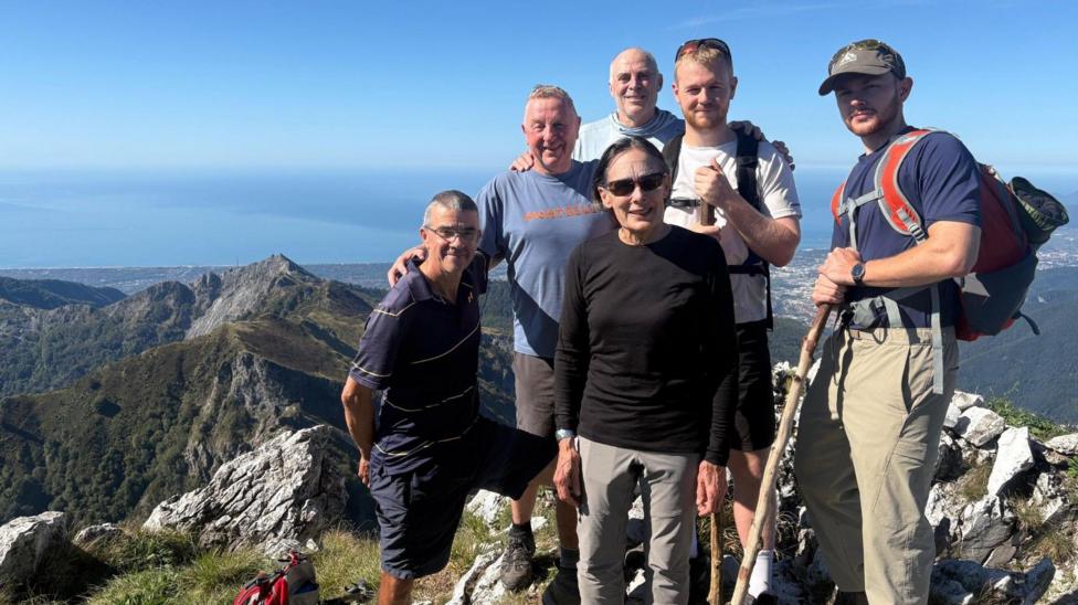 'Humbled to follow in my SAS hero dad's footsteps' - BBC News