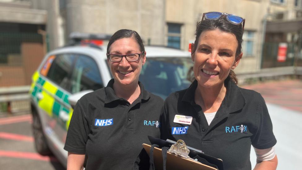 Devon mobile X-ray trial 'saves hundreds of bed days' - BBC News